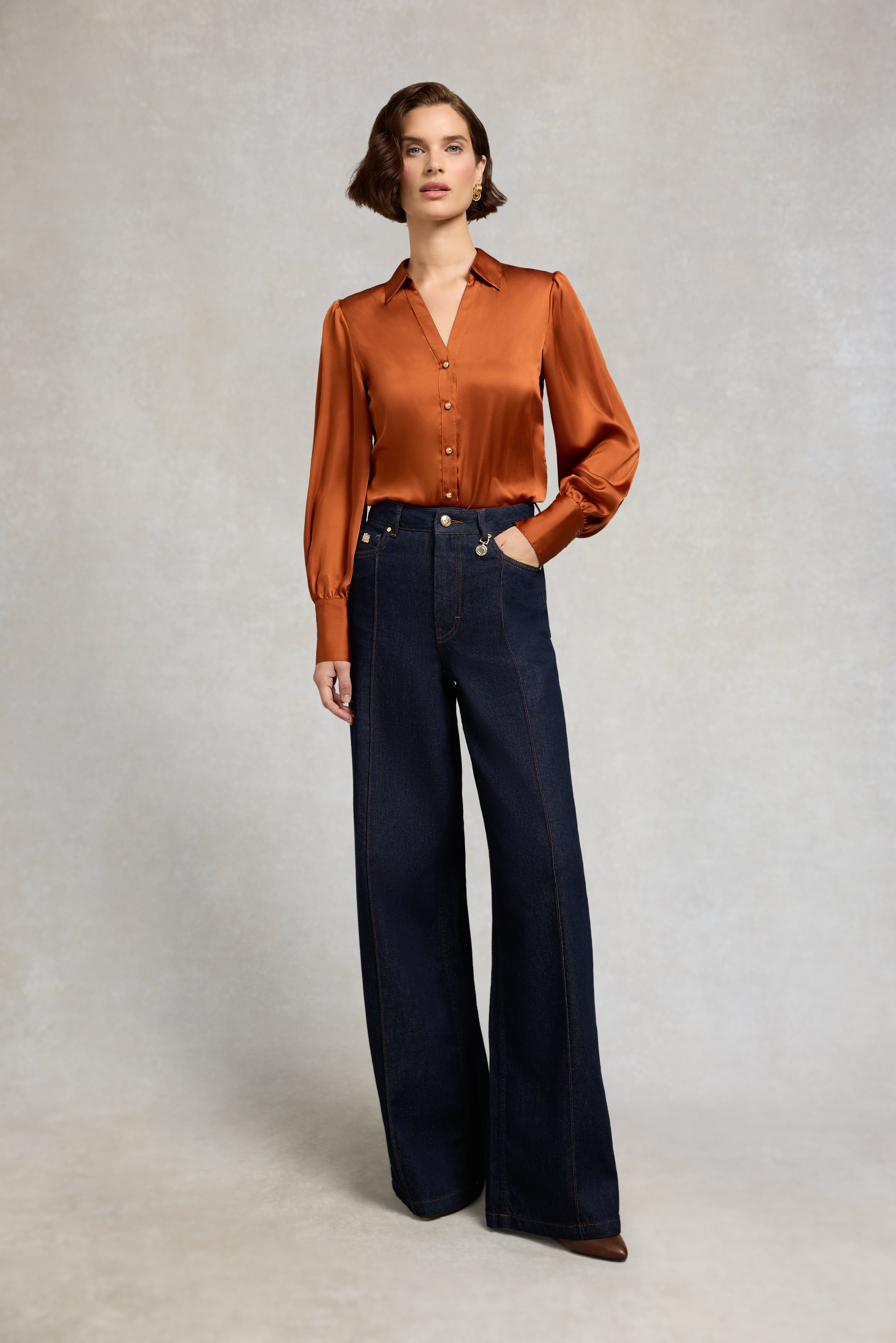 Annie V-Neck Shirt (Copper) – Holland Cooper