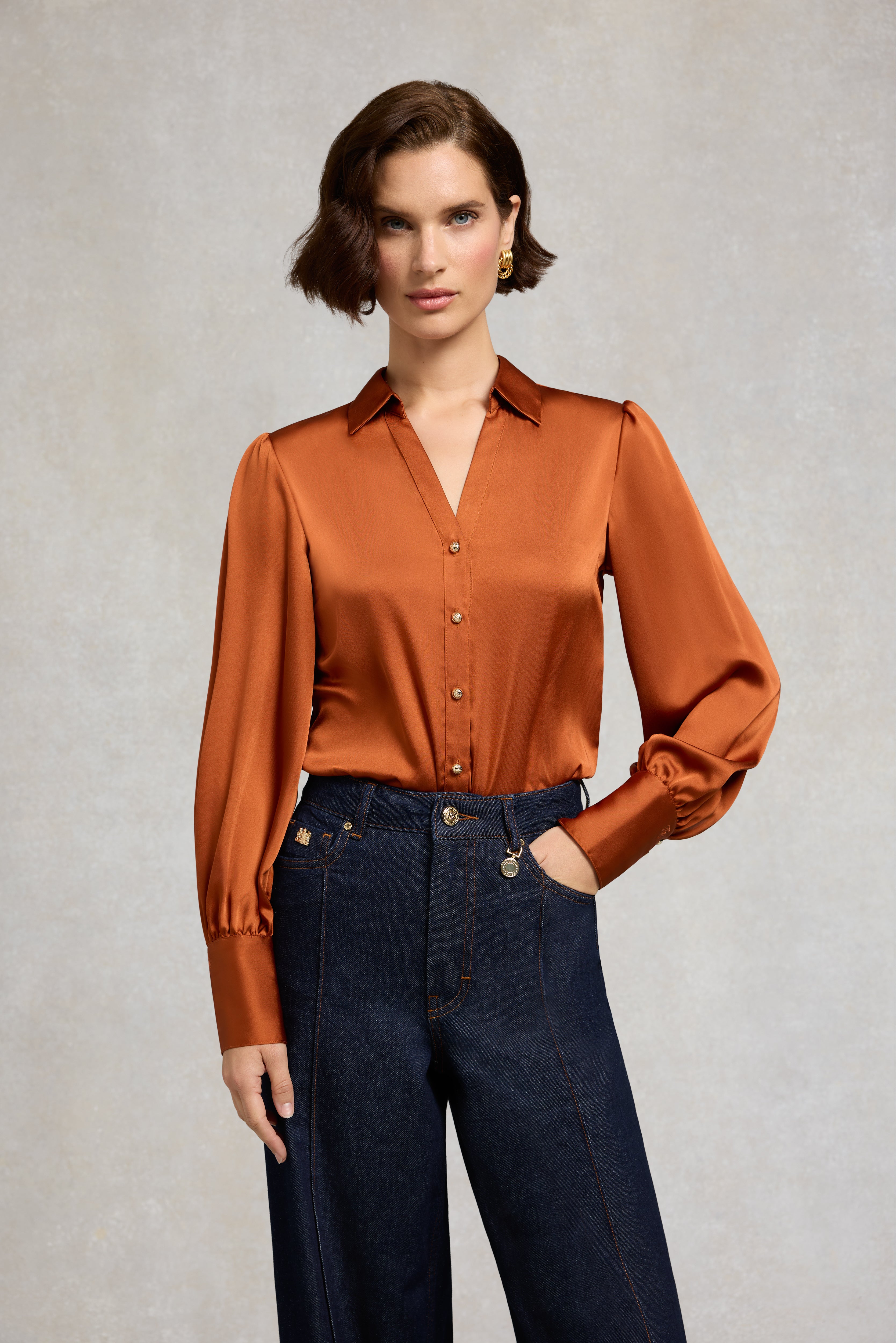 Annie V-Neck Shirt (Copper) – Holland Cooper