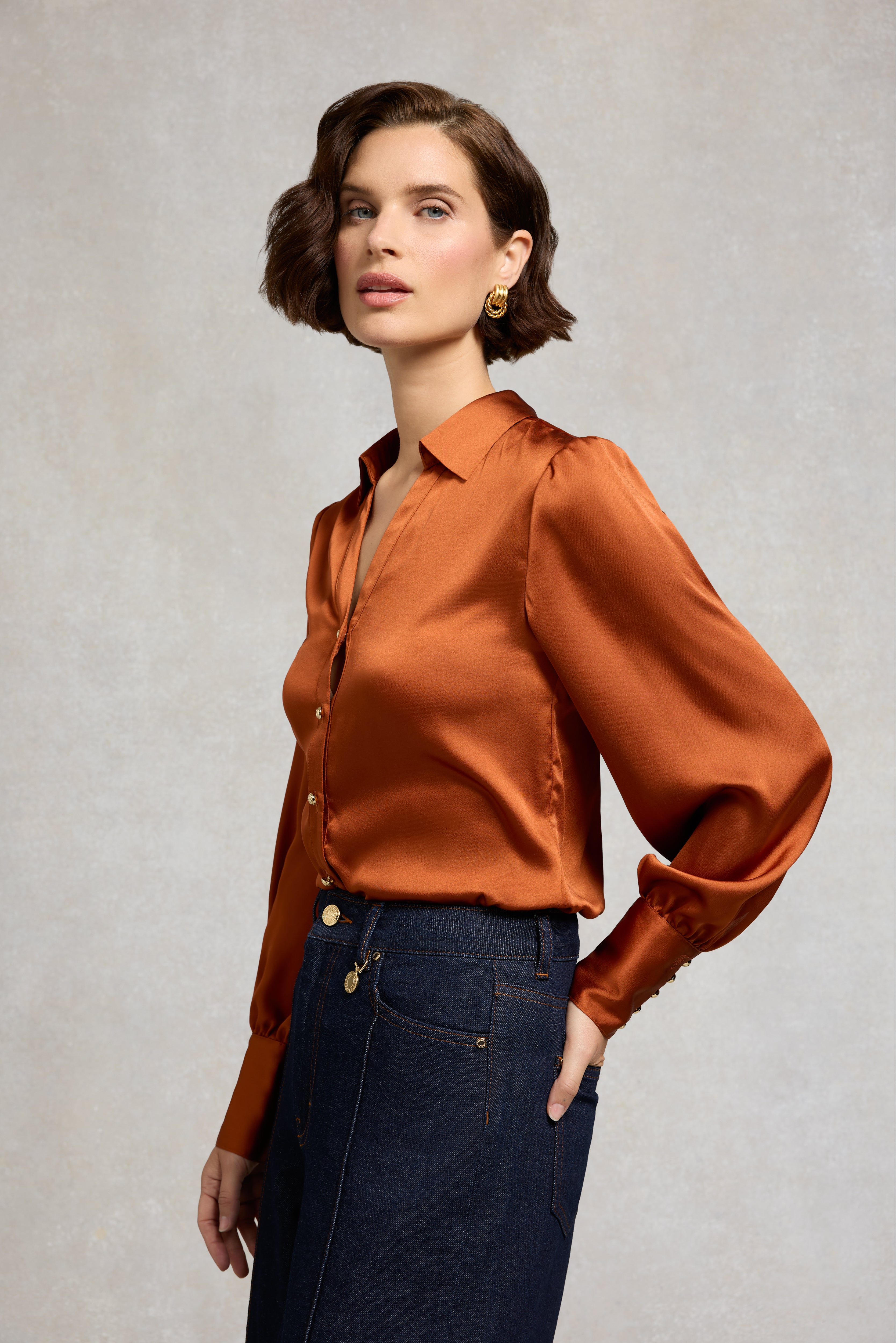 Annie V-Neck Shirt (Copper) – Holland Cooper