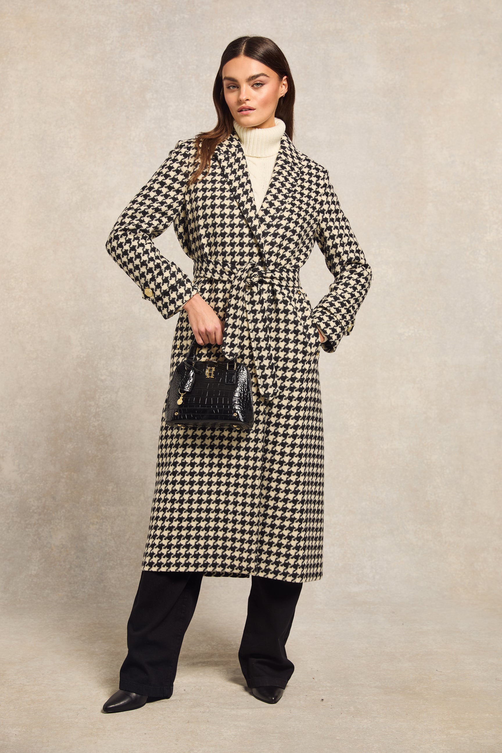 Wrap Coat (Large Scale Houndstooth) – Holland Cooper