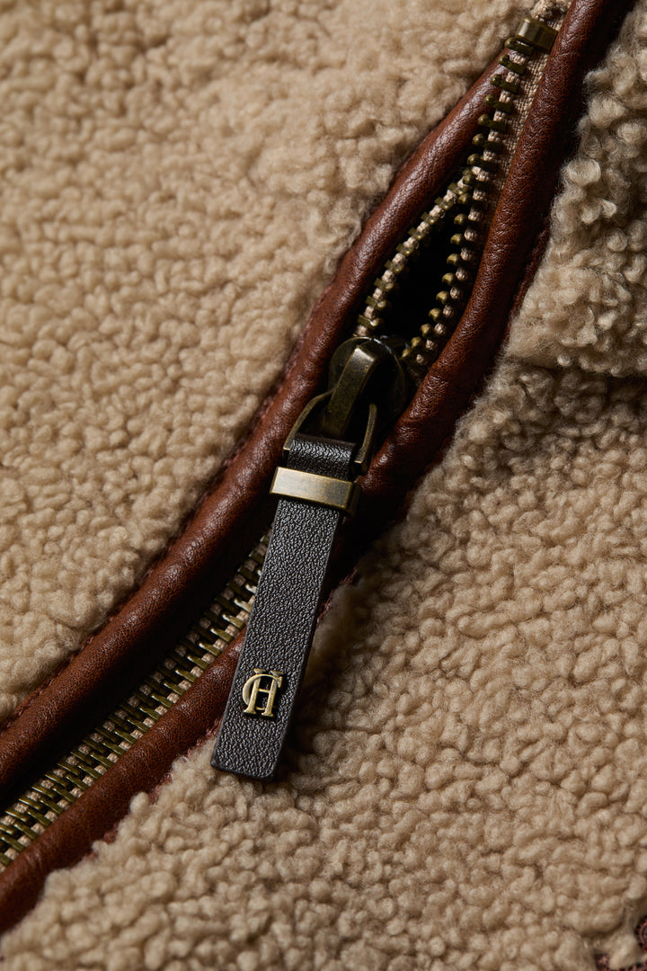 Country Fleece Jacket (Natural Borg) – Holland Cooper