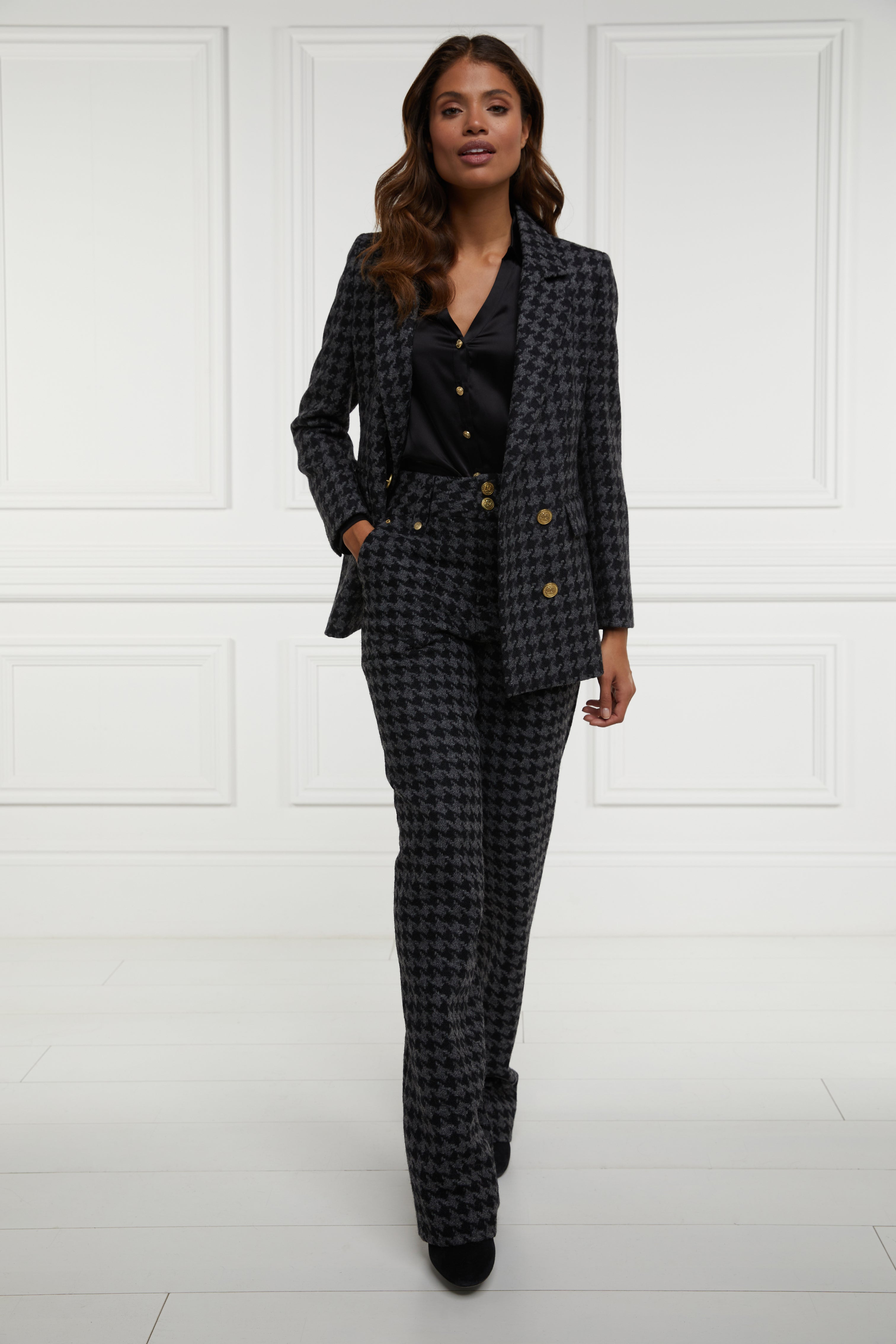 The Large Scale Charcoal Houndstooth Suit – Holland Cooper