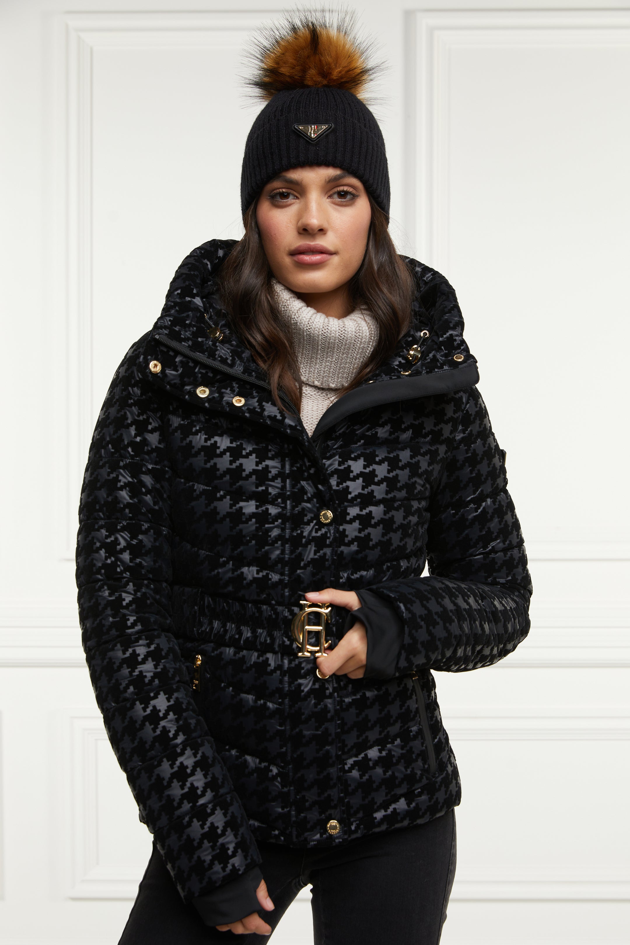 Vermont Puffer Jacket (Mono Houndstooth) – Holland Cooper