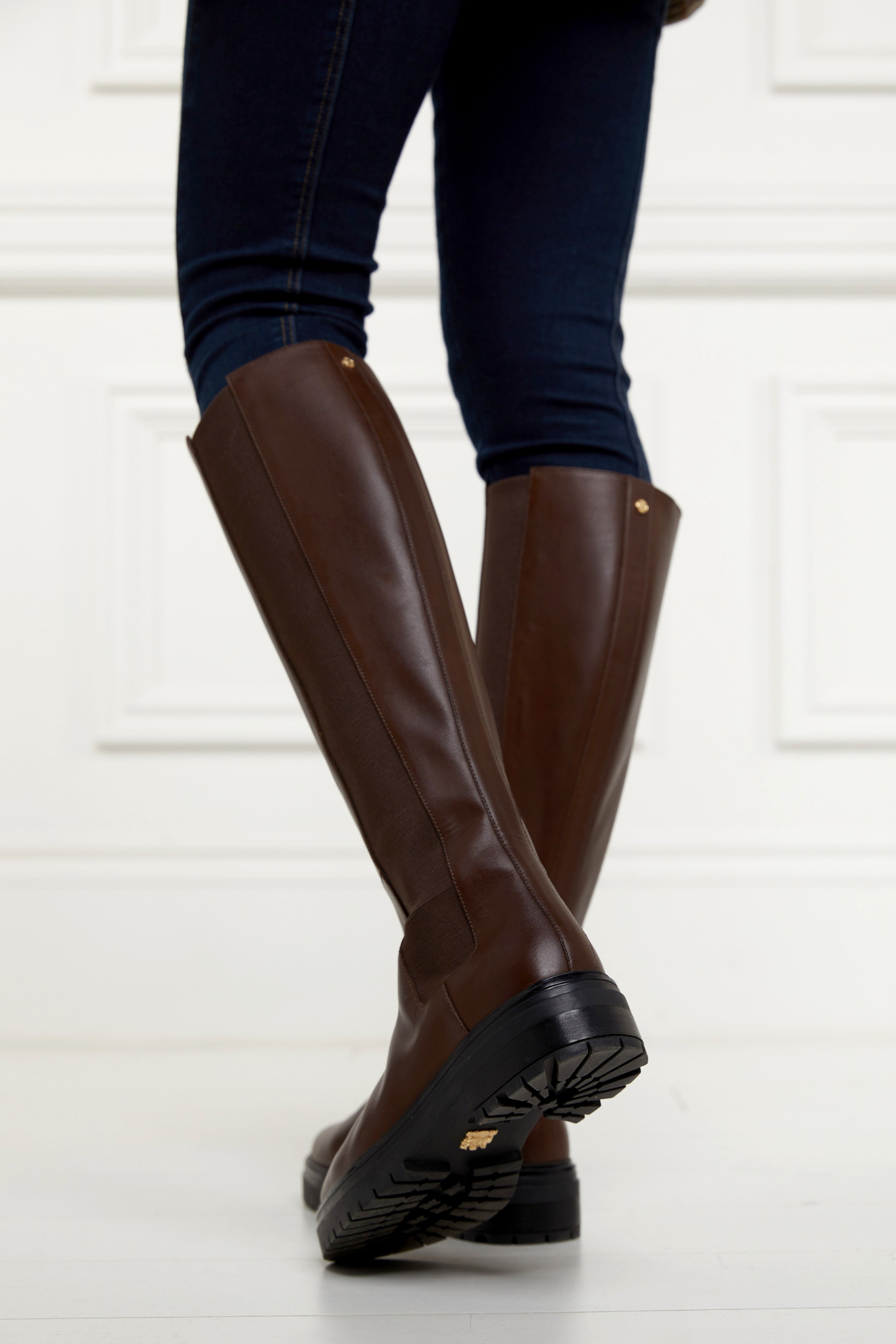 Astoria Knee Boot (Rich Chocolate) – Holland Cooper