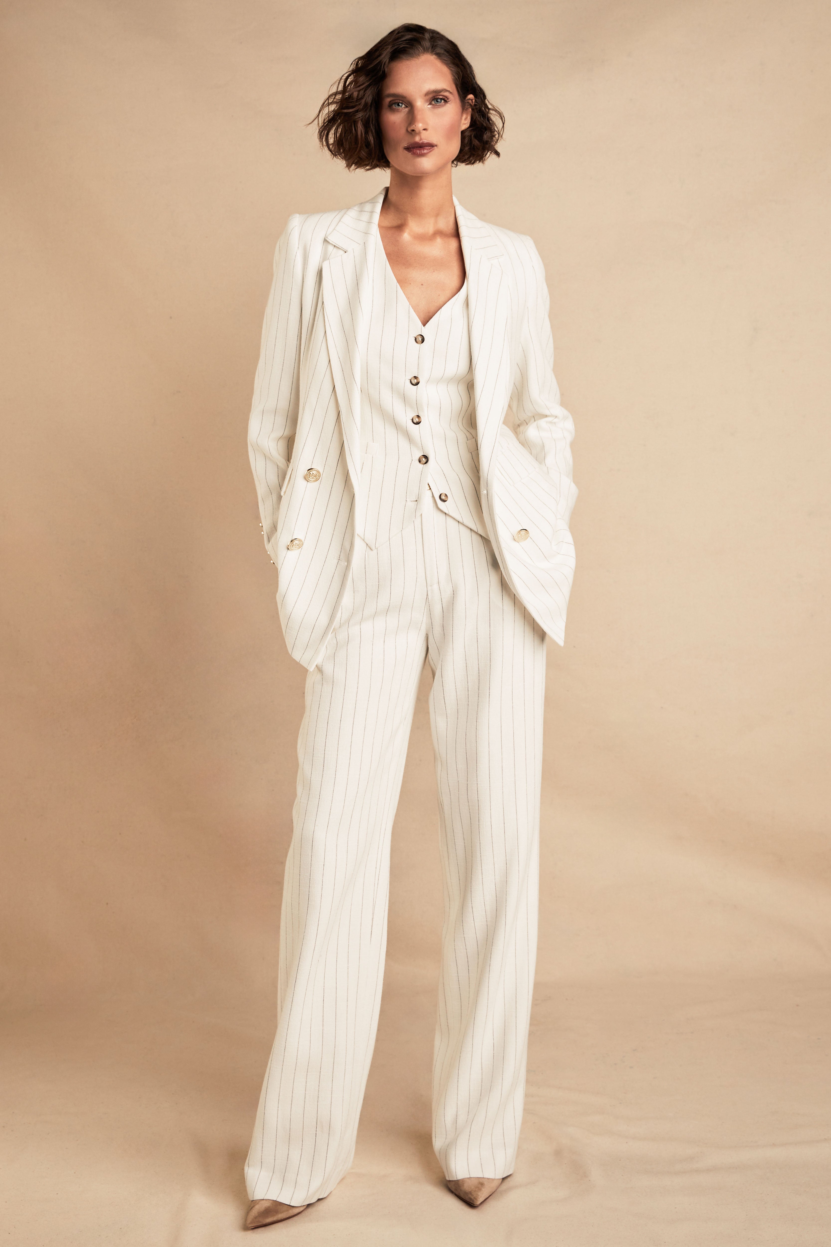 The Oyster Linen Pinstripe Suit – Holland Cooper