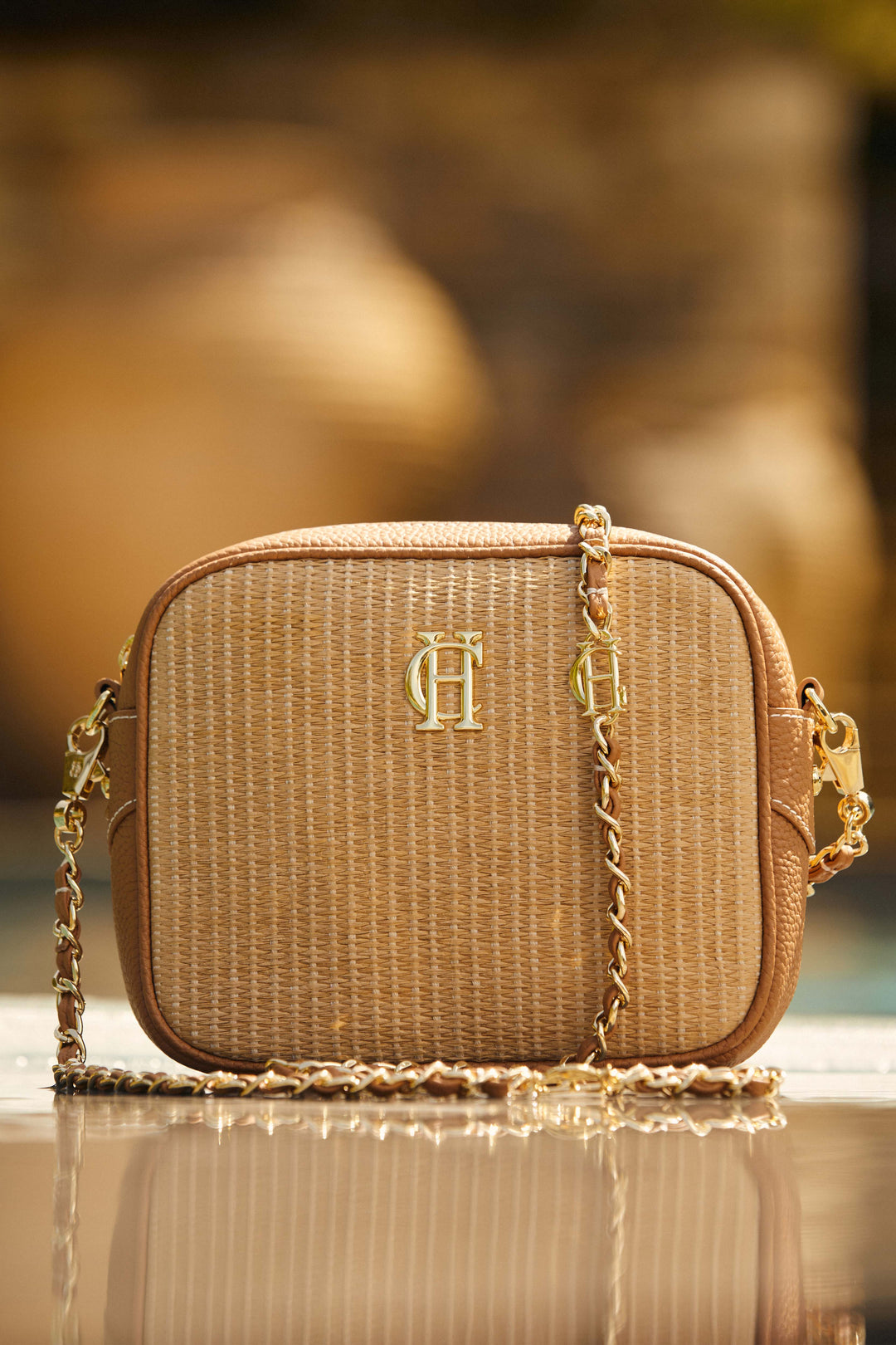 Soho Camera Bag (Tan Raffia) – Holland Cooper