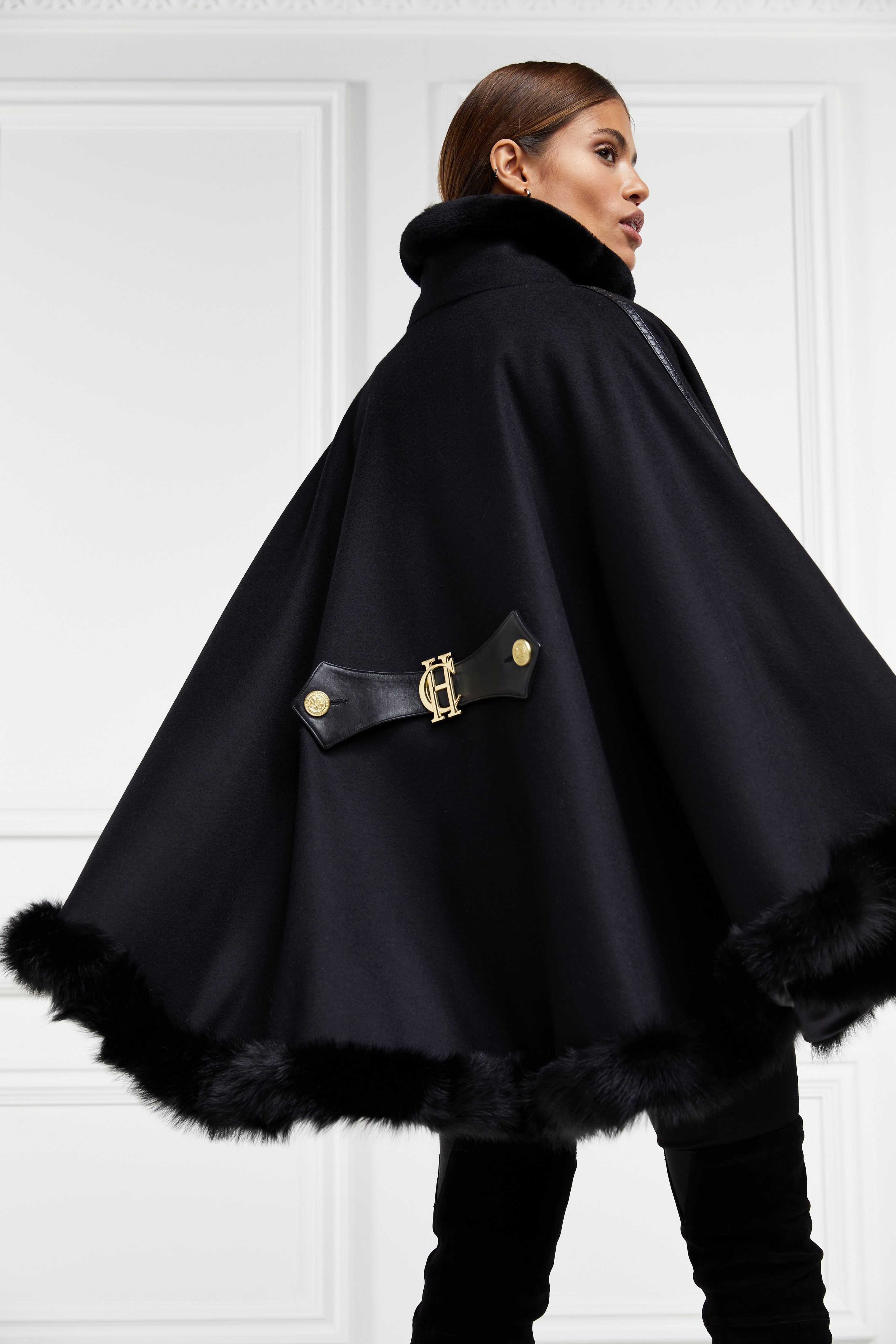 Gold Label Chiltern Cape (Soft Black) – Holland Cooper